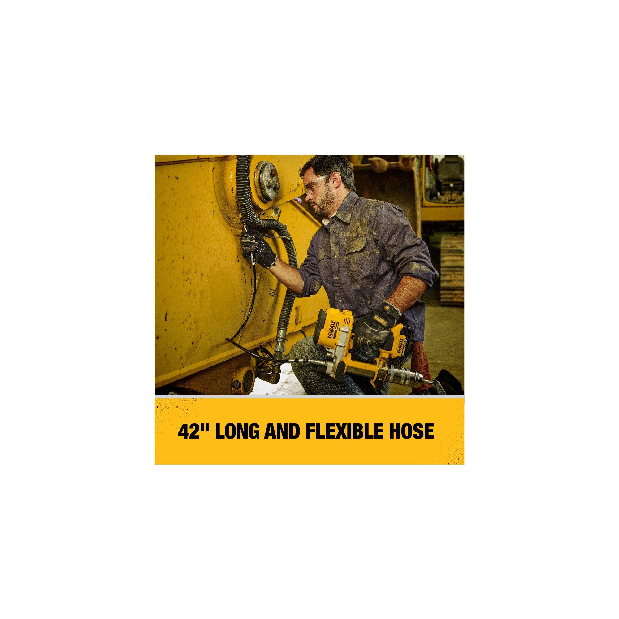 Dewalt Grease Gun DCGG571M1 | AutoZone